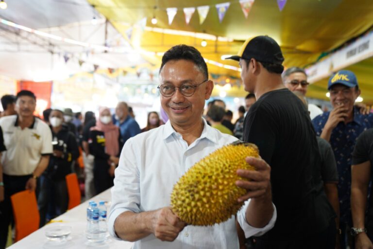 Edi Kamtono Resmikan Festival Durian dan Kuliner Bumi Khatulistiwa ...