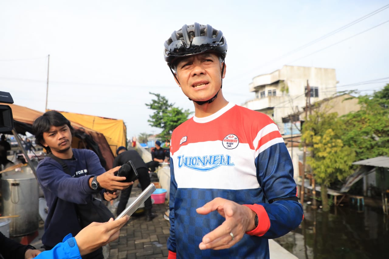 Banjir Semarang Belum Surut, Ganjar Minta Bantuan Kementerian PUPR ...