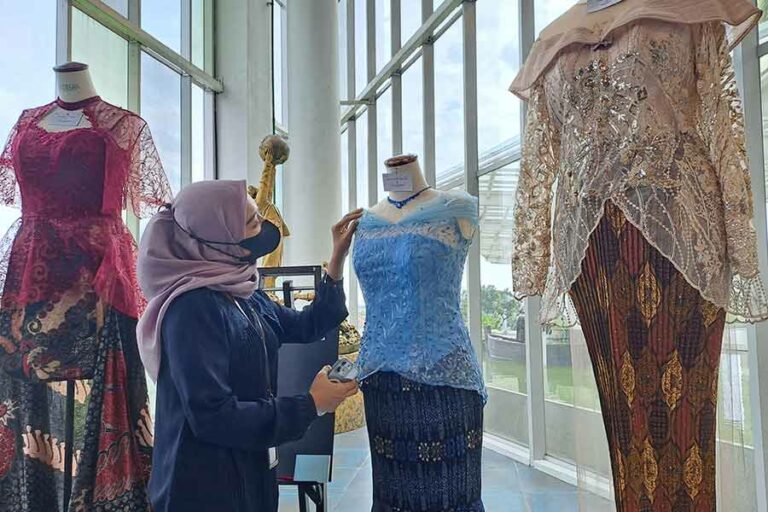 Pameran Kebaya The Story of Her, Wujud Rasa Cinta Pada Ibu | Pilar.ID