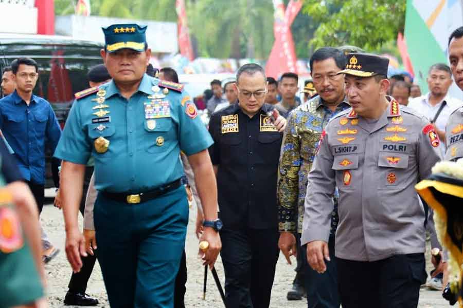 Panglima TNI dan Kapolri Resmikan Monumen Jenderal Polisi Hoegeng Iman ...