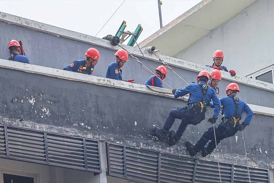 HUT ke-105 Damkar, Pemkot Surabaya Gelar National Fire Fighter Skill ...