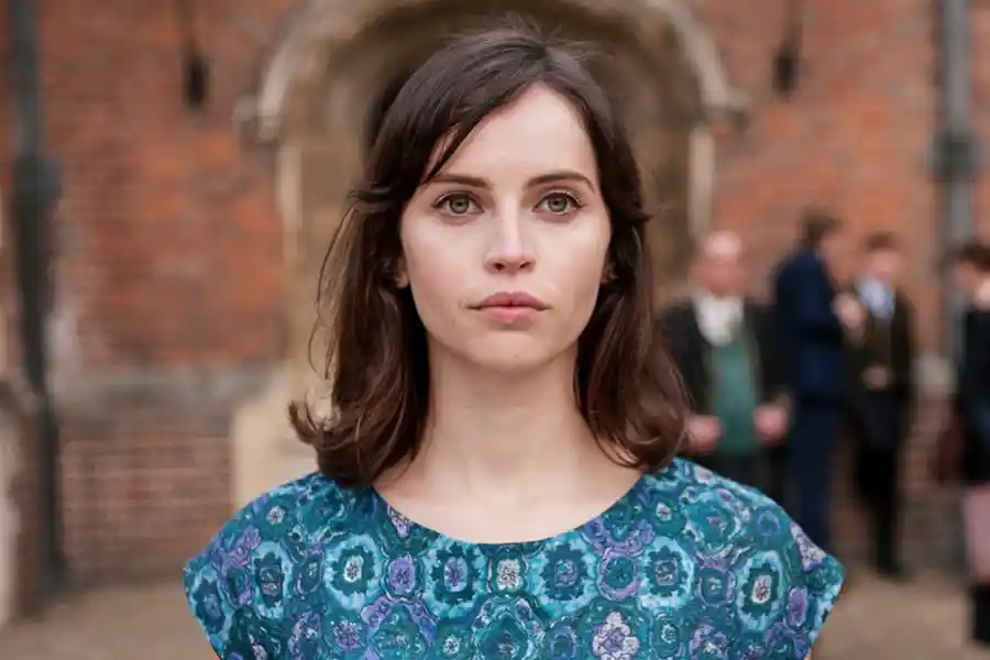 Biografi Felicity Jones, Jebolan Oxford yang Tampil Memikat di Film ...